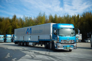 保有車両紹介 – 株式会社マルカ商運 | 物流を三重から全国へサポート